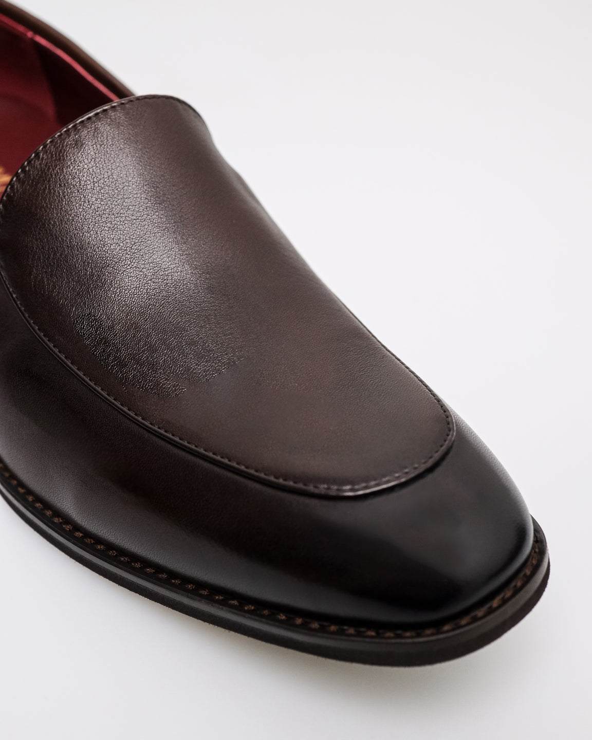 TOMAZ | Men's and Ladies Shoes, Watches, Bags, Furniture and more.
