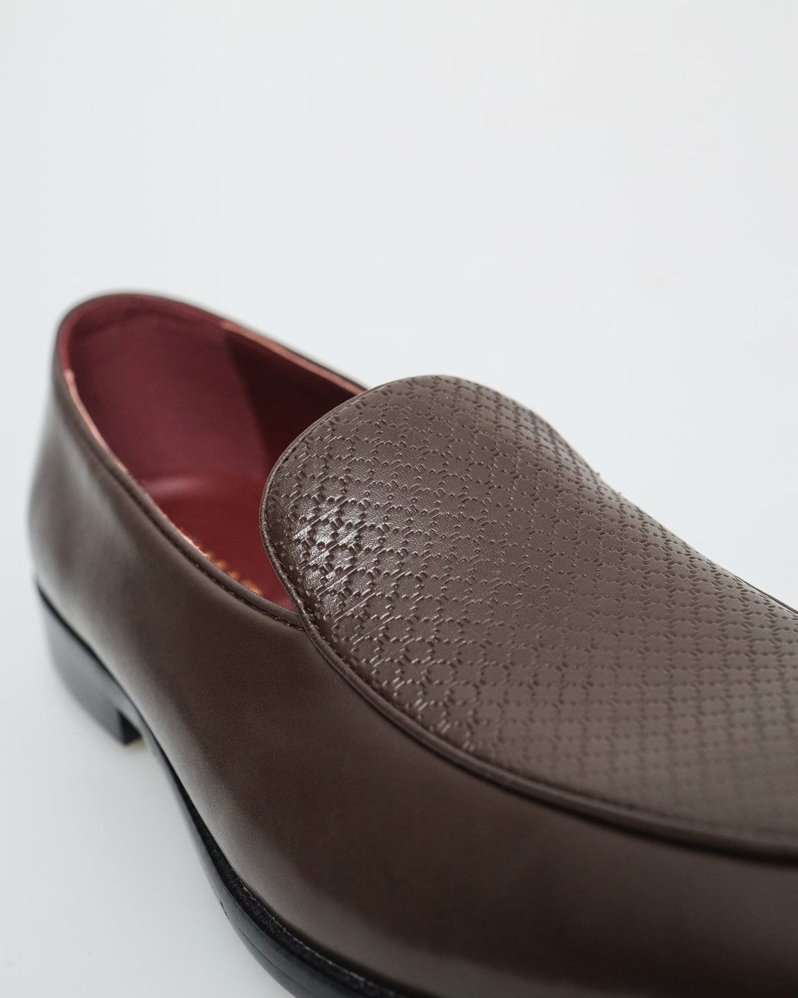 TOMAZ | Men's and Ladies Shoes, Watches, Bags, Furniture and more.