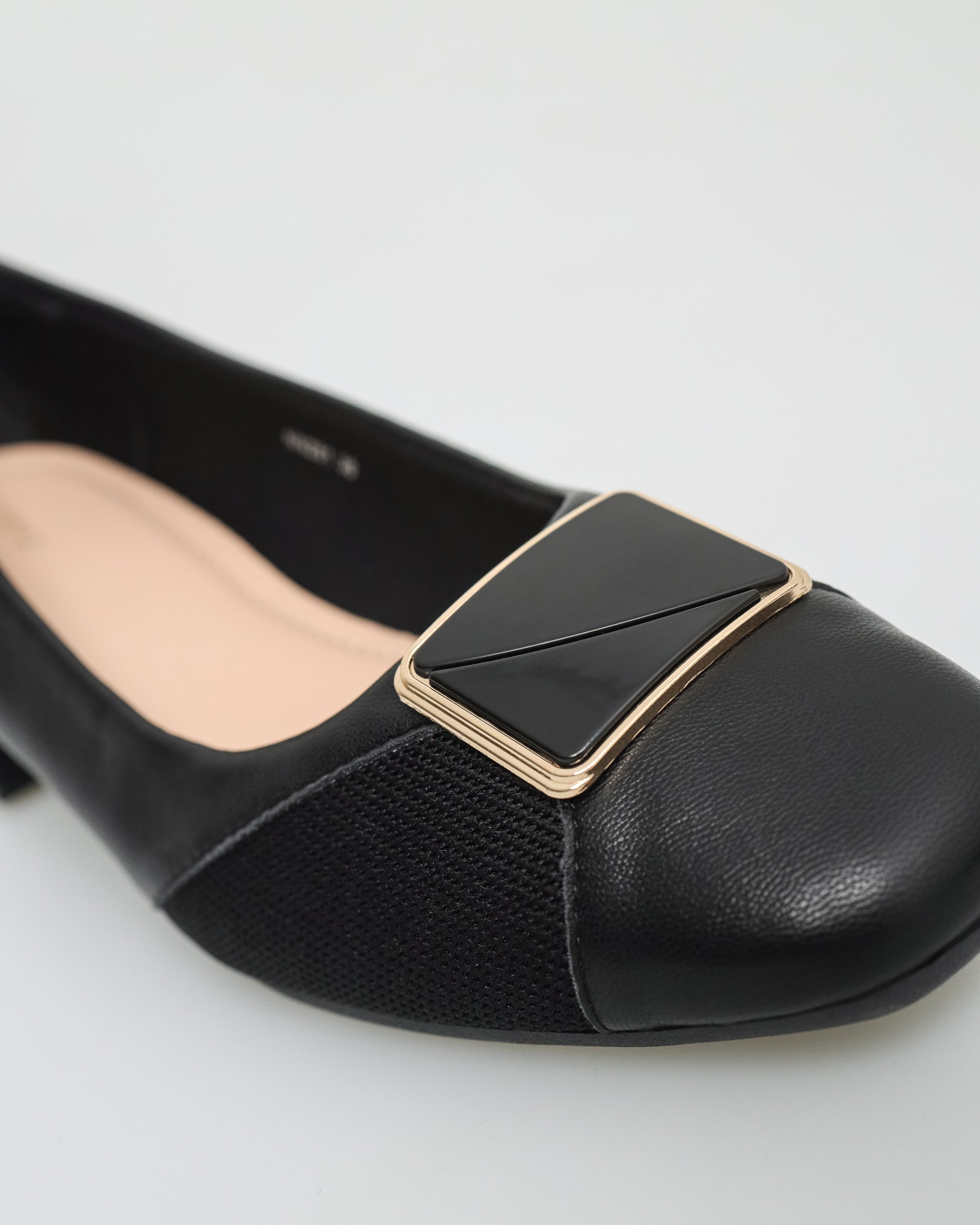 Low Heels – TOMAZ
