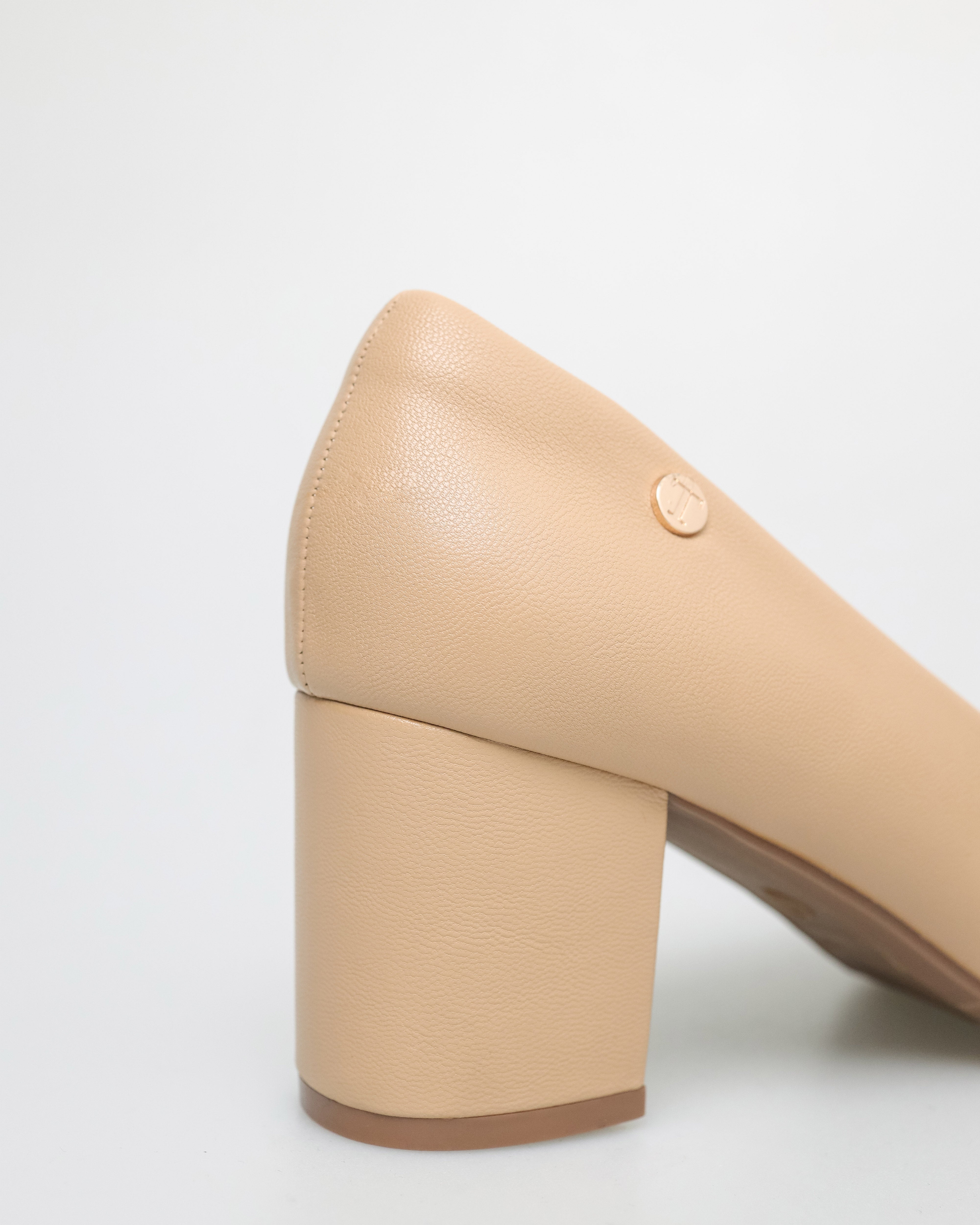 High Heels – Page 2 – TOMAZ