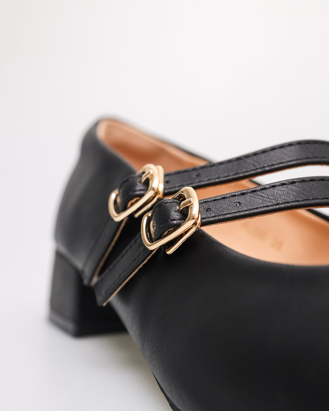 Low Heels – TOMAZ